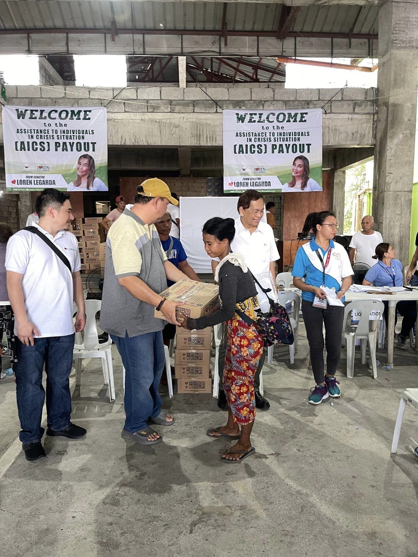 DSWD-AICS Distribution in Oriental Mindoro - Loren Legarda